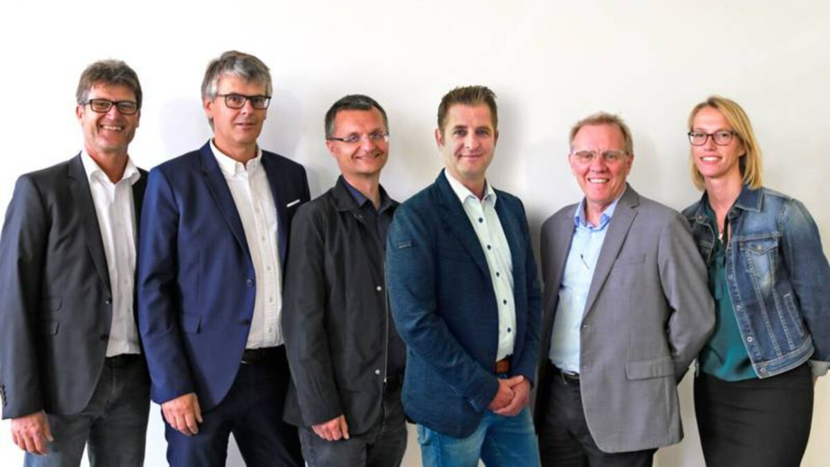 SGET e.V. elects new board at annual meeting and proposes revised ... SGET e.V. elects new board at annual meeting and proposes revised ...